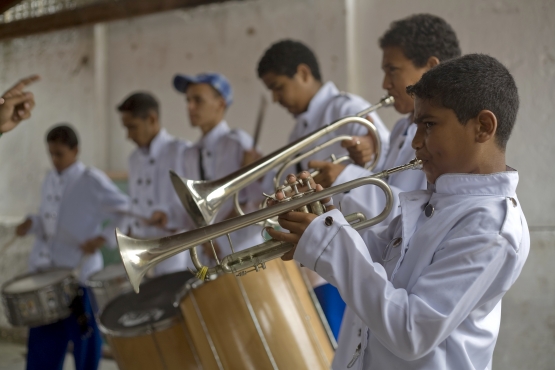 FNDE: aquisição de materiais escolares e instrumentos musicais ...